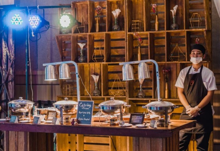 The Difference between Plated Service and Buffet Service - M Catering ...